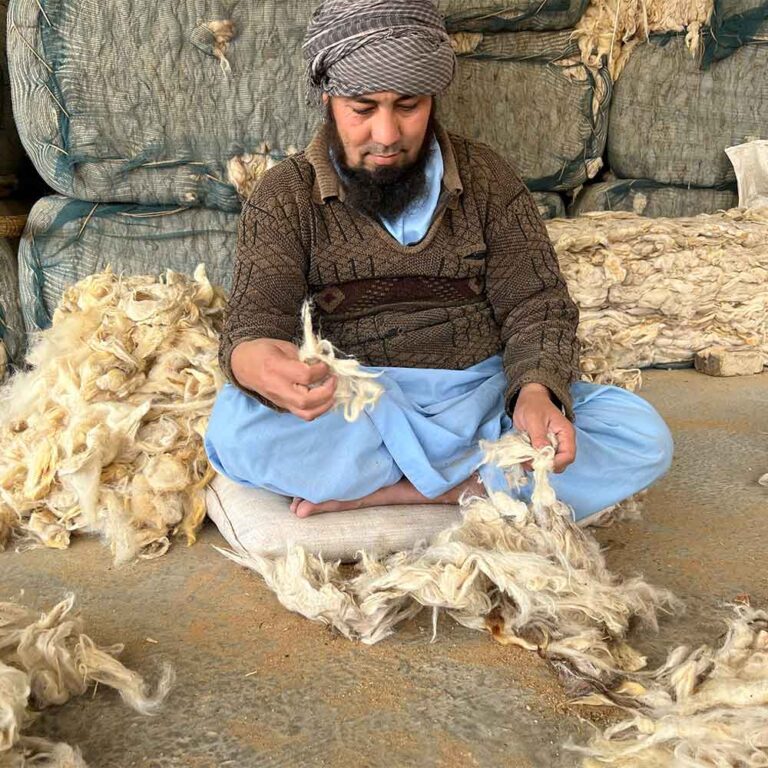 How handmade rugs are made? | Yamil Craft